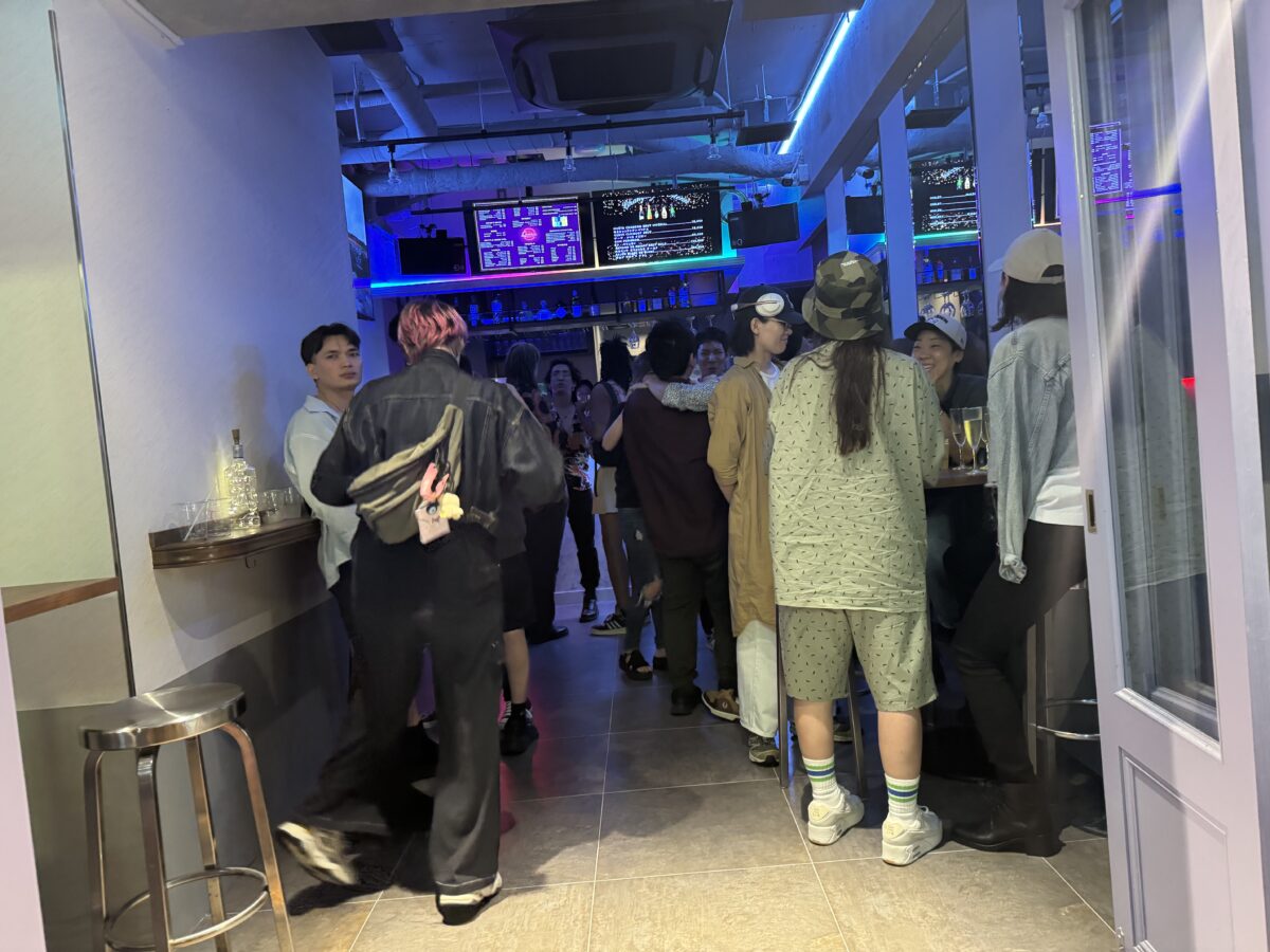 QUEEN TOKYO | Best Lesbian Bar In Shinjuku Nichome